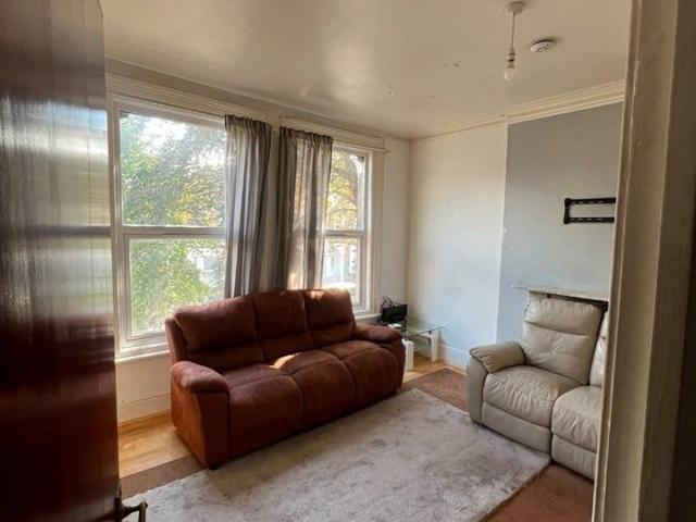 1 Bed Flat, Oakfield Road, CR0
