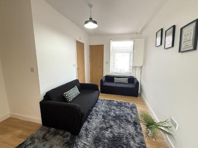 1 Bed Flat, Off Evington Rd, LE2