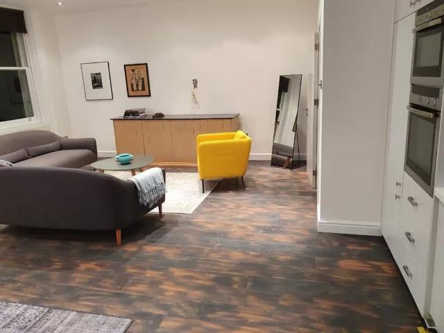 1 Bed Flat, Old Brompton Road, SW7