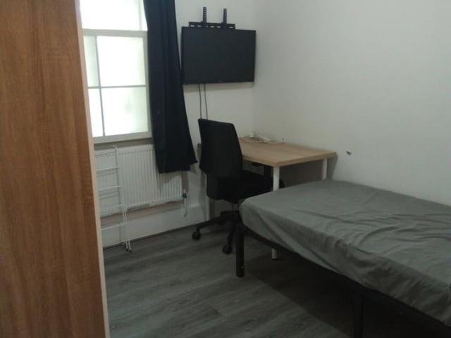 1 Bed Flat, Orchard Court, E10
