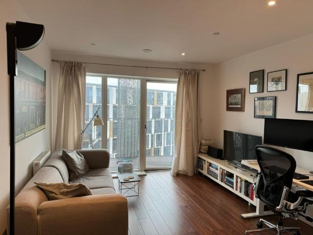 1 Bed Flat, Atkins Square, E8