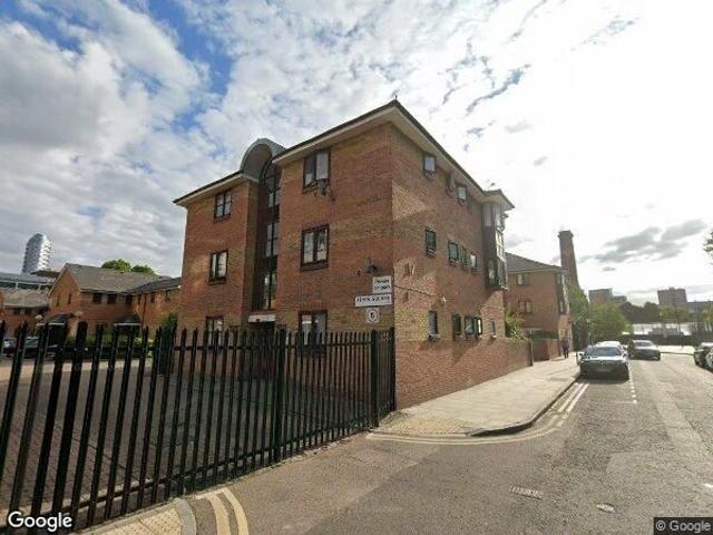 1 Bed Flat, Athol Square, E14