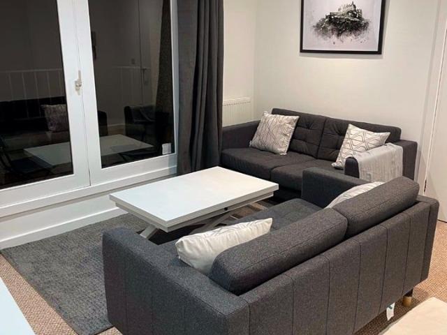1 Bed Flat, Atholl Crescent Lane, EH3