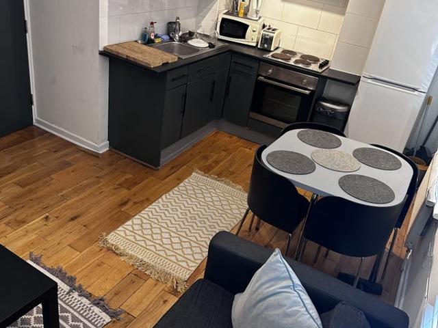 1 bed flat available for 6 to 9 month