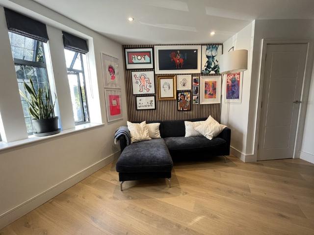 1 Bed Flat, Abbeville Road, SW4