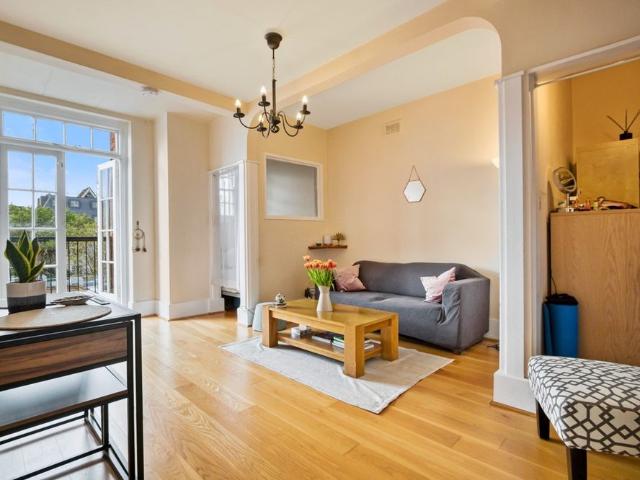1 Bed Flat, Abbey House, NW8