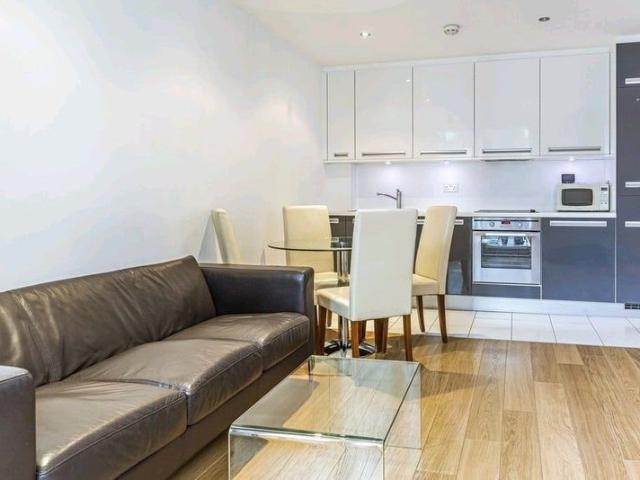 1 Bed Flat, Adana, SE13