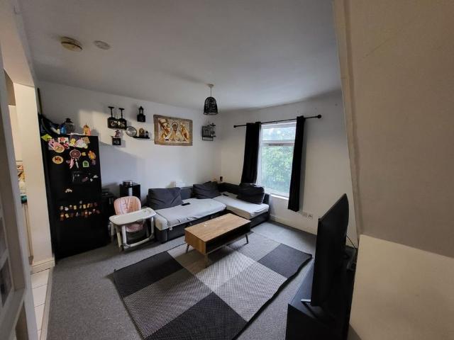 1 Bed Flat, Adelaide St, LU1