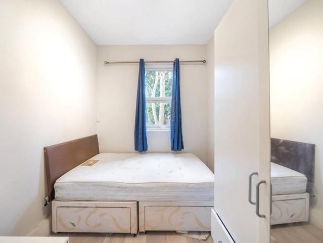 1 Bed Flat, Aldrington Road, SW16