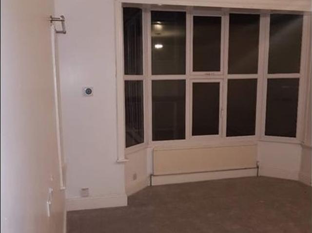 1 Bed Flat, Alexandra Gardens, NG5