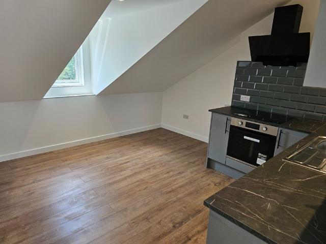 1 Bed Flat, Allesley Old Road, CV5