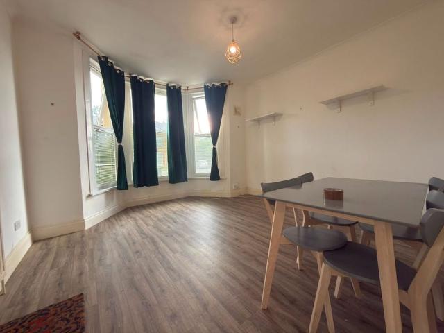 1 Bed Flat, Argyle Road, IG1