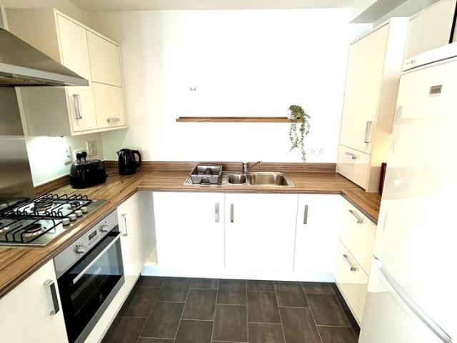 1 Bed Flat, Arneil Drive, EH5