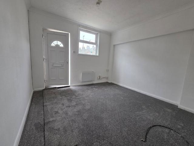 1 Bed Flat, Ashton Road, LU1