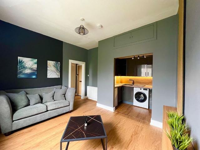 1 Bed Flat, Ashvale Place, AB10
