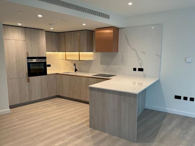 1 Bed Flat, Aspen Canary Wharf, E14