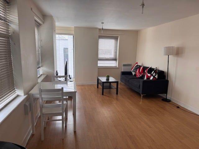 1 Bed Flat, Burford Wharf Apartments, E15