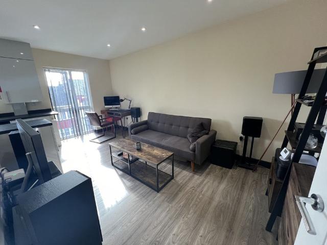 1 Bed Flat, Burgess Road, LE2