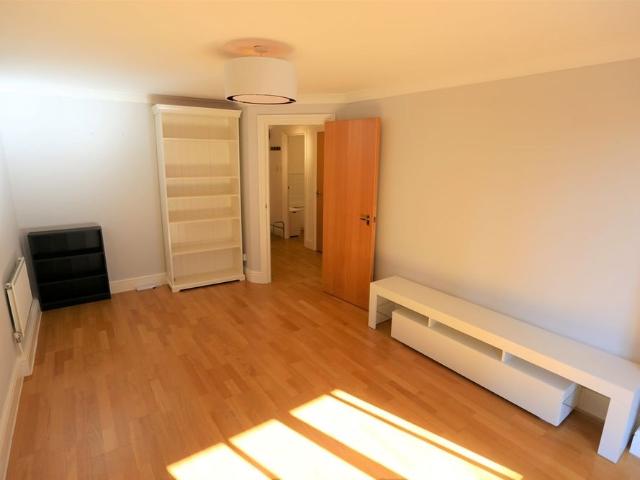 1 Bed Flat, Burrells Wharf Square, E14