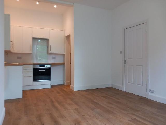 1 Bed Flat, Balcarres Street, EH10