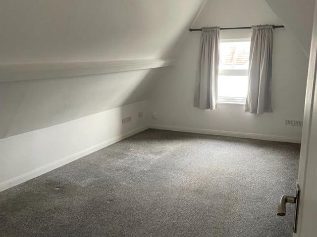 1 Bed Flat, Baldry Gardens, SW16