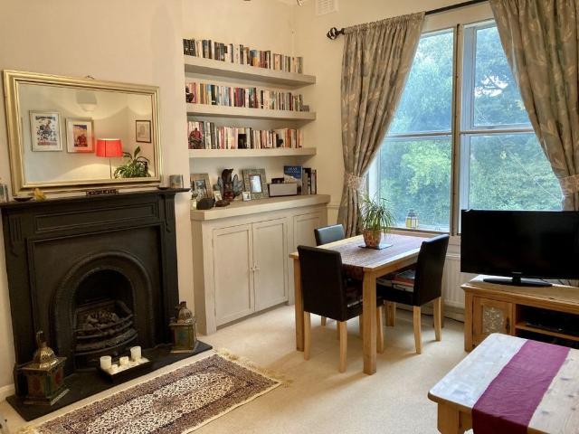 1 Bed Flat, Balham Park Road, SW12