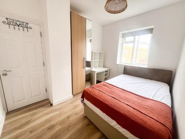 1 Bed Flat, Balin House, SE1