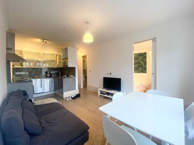 1 Bed Flat, Basildon Court, W1G