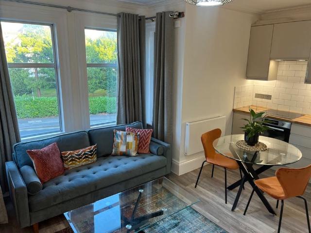 1 Bed Flat, Basingstoke Road, RG2