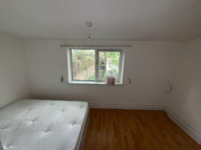 1 Bed Flat, Barnabas Road, E9