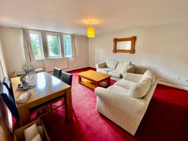 1 Bed Flat, Battersea Park Road, SW11