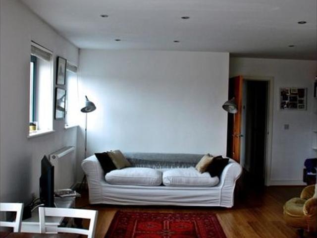 1 Bed Flat, Battersea Park Road, SW11
