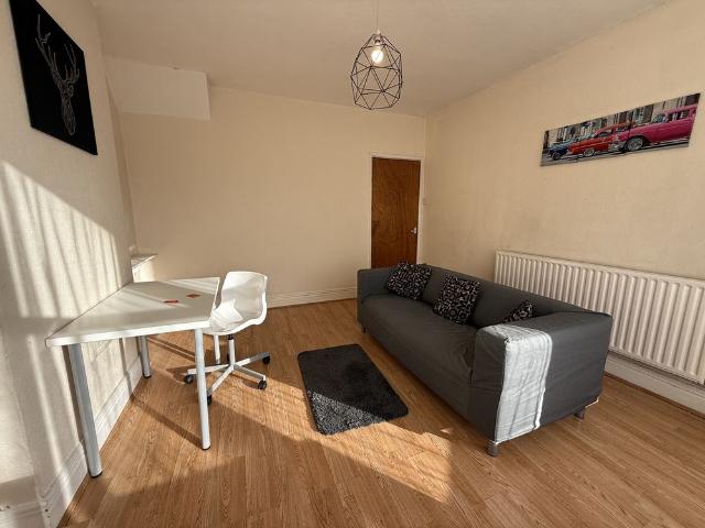 1 Bed Flat, Beckingham Road, LE2