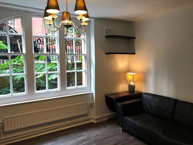 1 Bed Flat, Beaufort Street, SW3