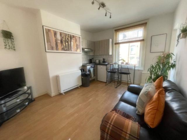 1 Bed Flat, Beeston, LS11