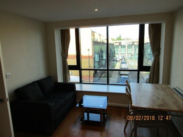1 Bed Flat, Bellview Court, TW3