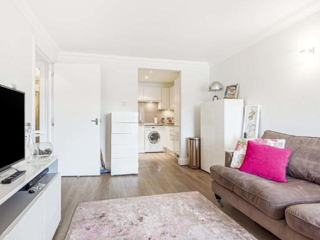 1 Bed Flat, Belvedere Heights, NW8