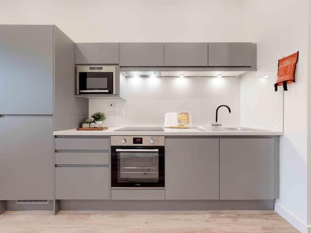 1 Bed Flat Bills Included @ City Centre