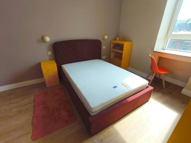 1 Bed Flat, Bothwell St, EH7