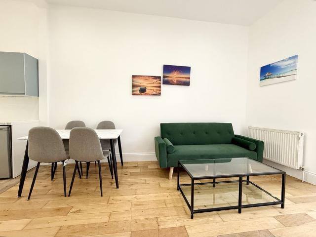 1 Bed Flat, Brixton Hill, SW2