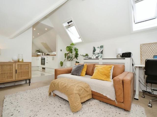 1 Bed Flat, Bromley Road, SE6