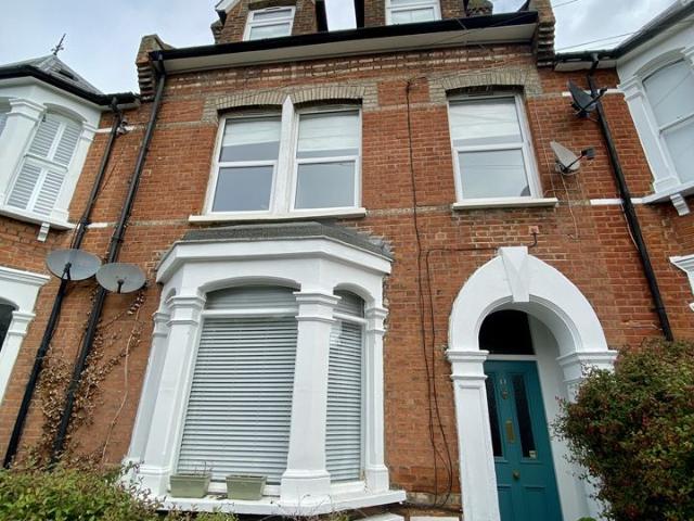 1 Bed Flat, Brougham Road, W3