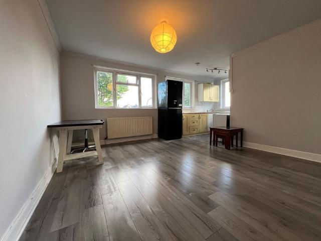 1 Bed Flat, Brownhill Road, SE6