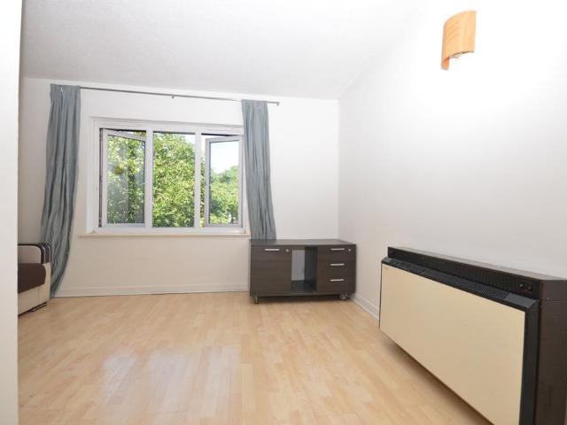 1 Bed Flat, Brymay Close, E3