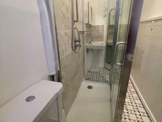 1 Bed Flat, Cumming Drive, G42