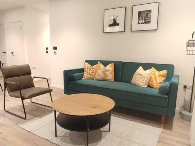 1 Bed Flat, Curlew House, E14