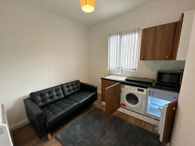 1 Bed Flat Camden High Street. 1 bed apartment to rent £1,473 pcm £340 pw