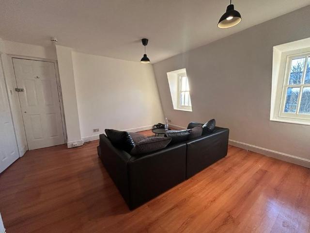 1 Bed Flat, Camden Road, NW1
