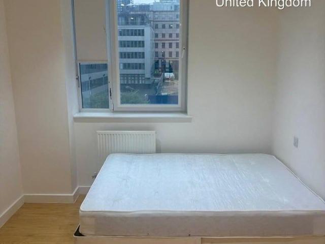 1 Bed Flat, Canterbury House, CR0