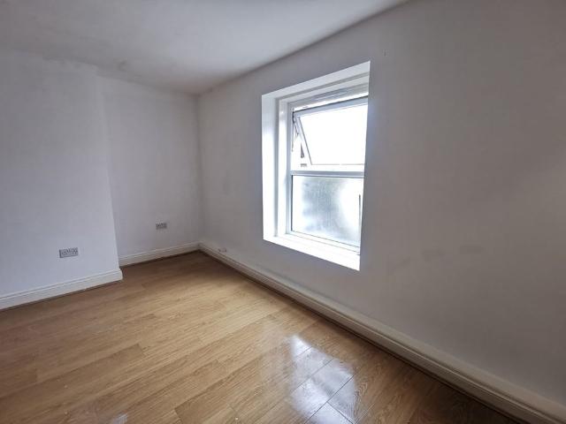 1 Bed Flat, Castle Hill, RG1